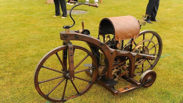 World's First Motorcycle | 10 Facts About Motorcycle | Specifications ...