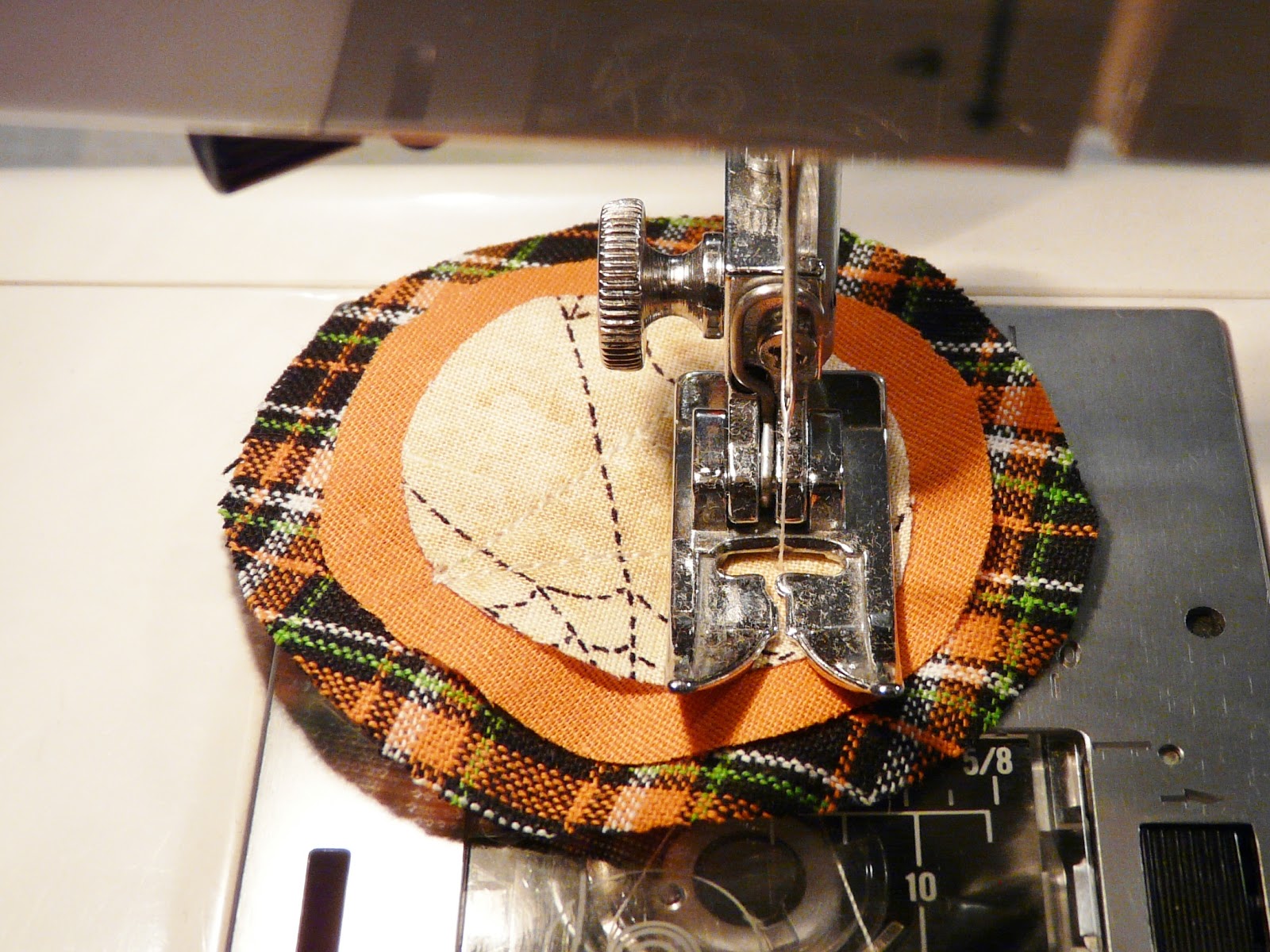 Hudson's Holidays - Designer Shirley Hudson: Scrappy Fabric Circle Pins ...