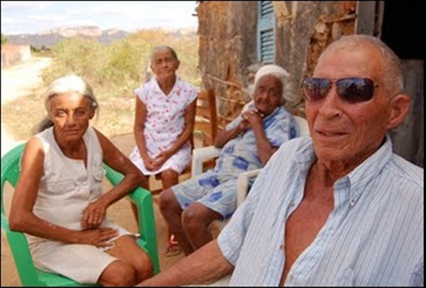 VELHO TARADO: CONHEÇA O TARADO DE 90 ANOS QUE TEVE 17 FILHOS COM A ...