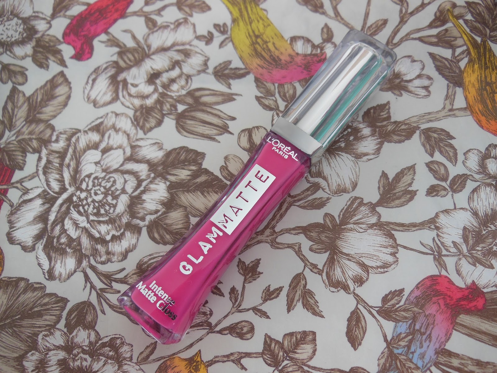L'Oreal Glam Matte Lip Gloss review | Tales of a Pale Face | UK beauty blog