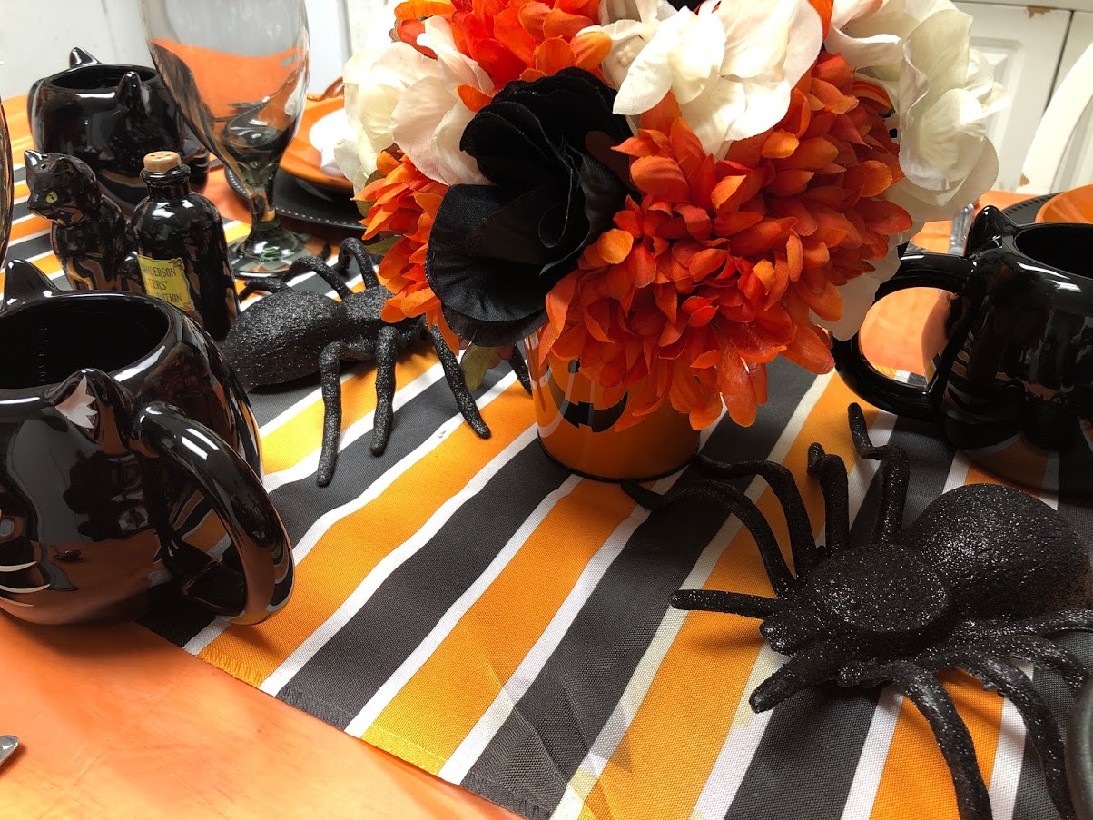 DIY Party Mom: Hocus Pocus Dinner Tablescape