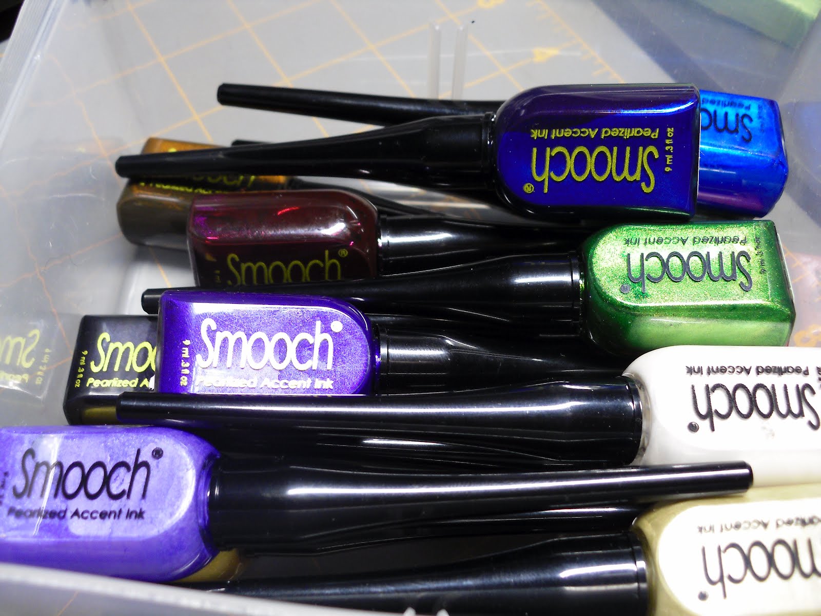 Clever Soiree: Smooch Colored Image