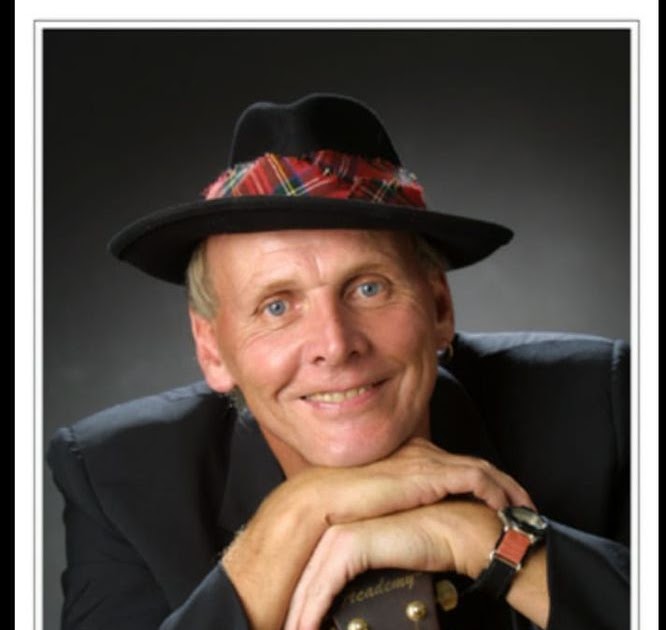 artSMart: DEATH OF RICKY MACGREGOR