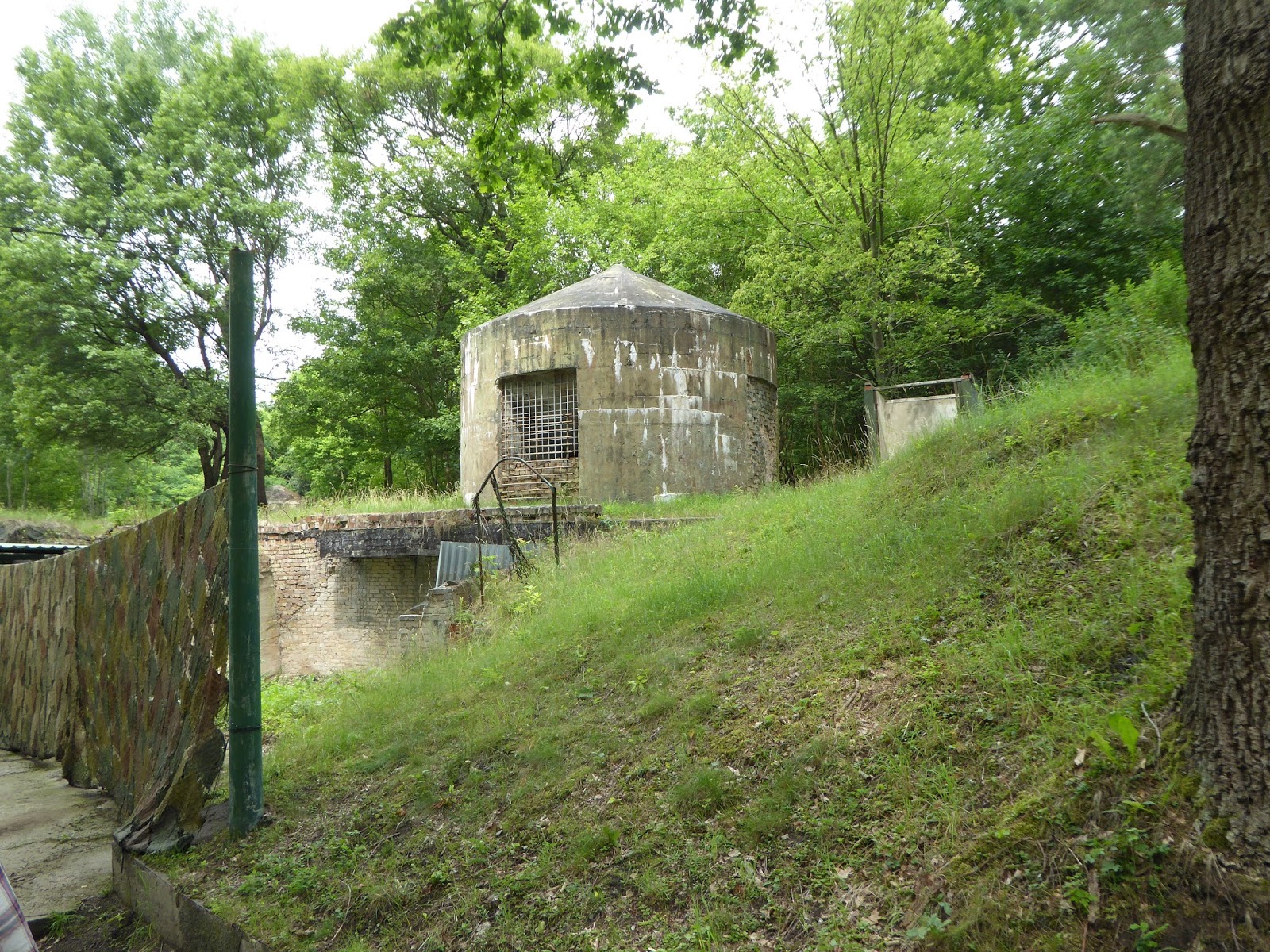 Walking the Battlefields: The Bunkers of Zossen (1936 - 2004)