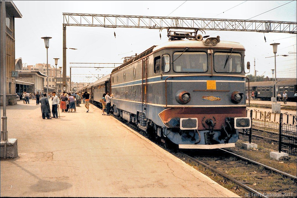 Depozitul De Reduceri: Poze vechi cu locomotive Cfr!