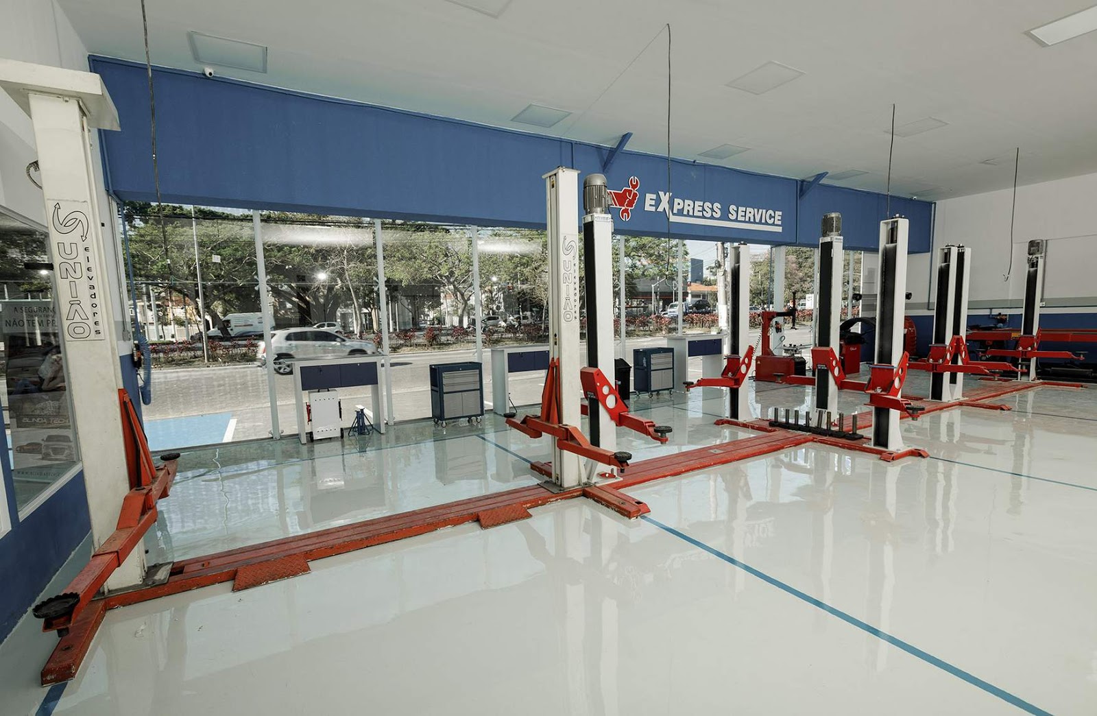 Ford inaugura a concessionária Studio, na Avenida dos Bandeirantes, em ...