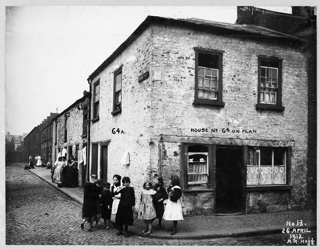 60 Amazing Vintage Photographs Capture Street Life in Belfast in the ...