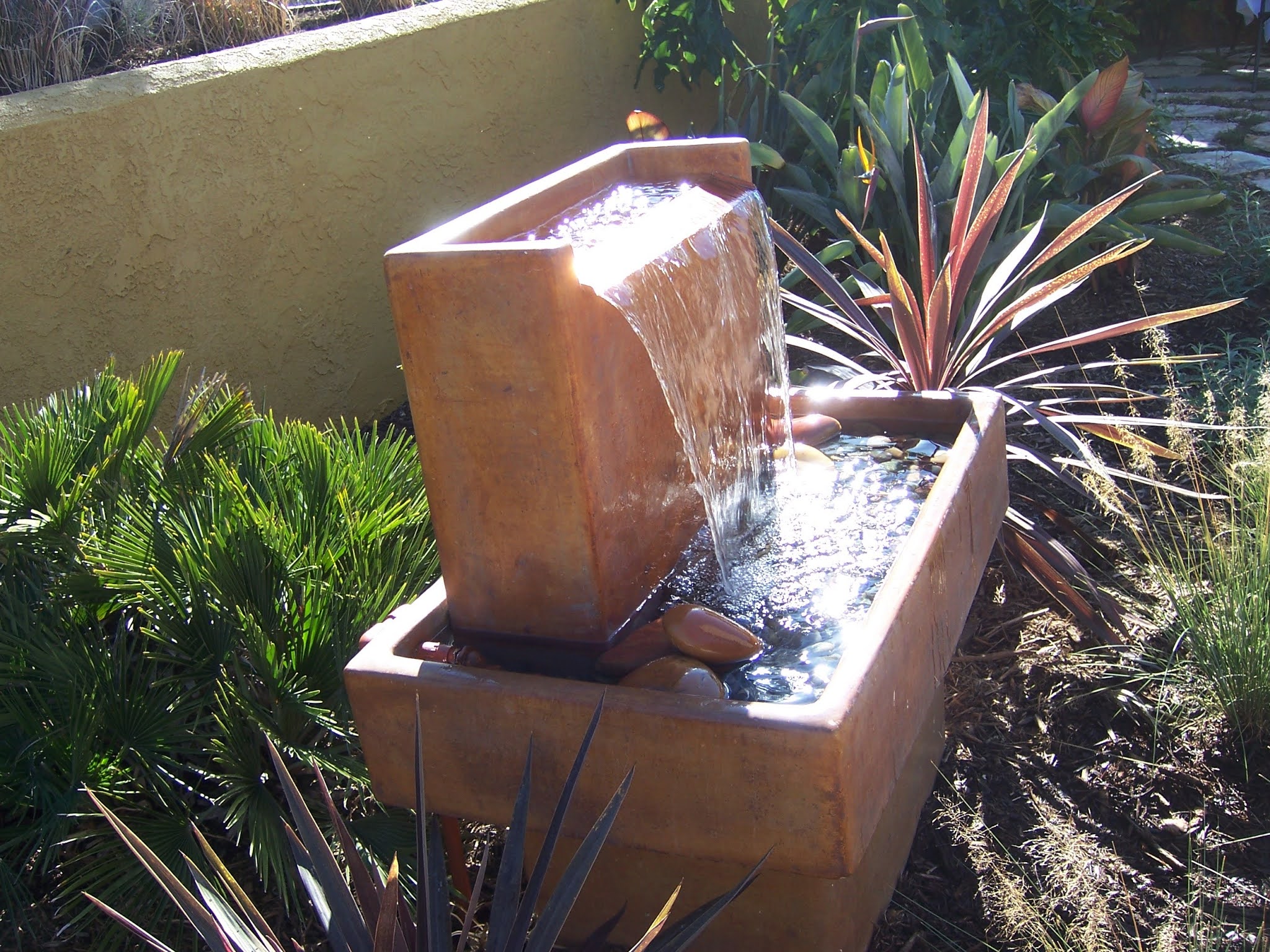 The 2 Minute Gardener: Photo - Rectangular Water Fountain