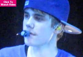 See Justin Bieber Crying On Stage During "Favorite Girl" Melbourne