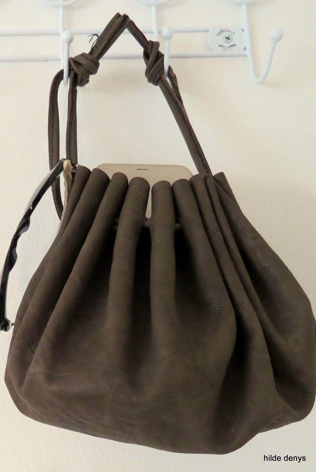 Hilde's LoveLea Leatherworld: Sophisticated and big drawstring bag! My ...