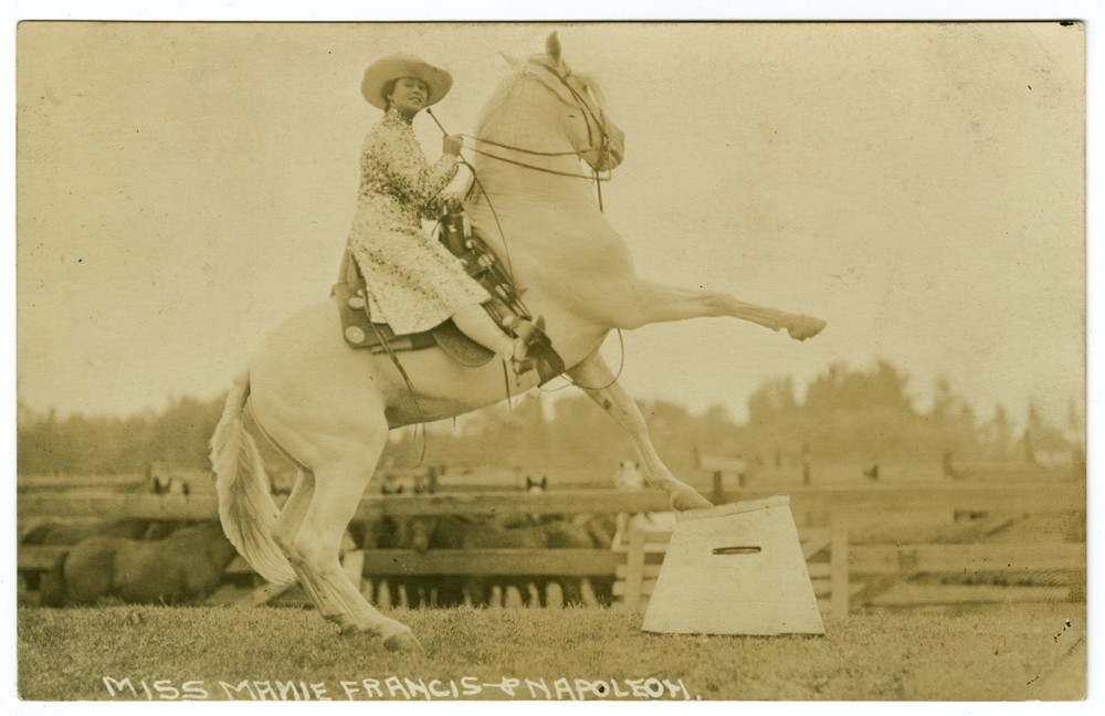 13 Amazing Vintage Photographs of American Pioneering Cowgirls ...
