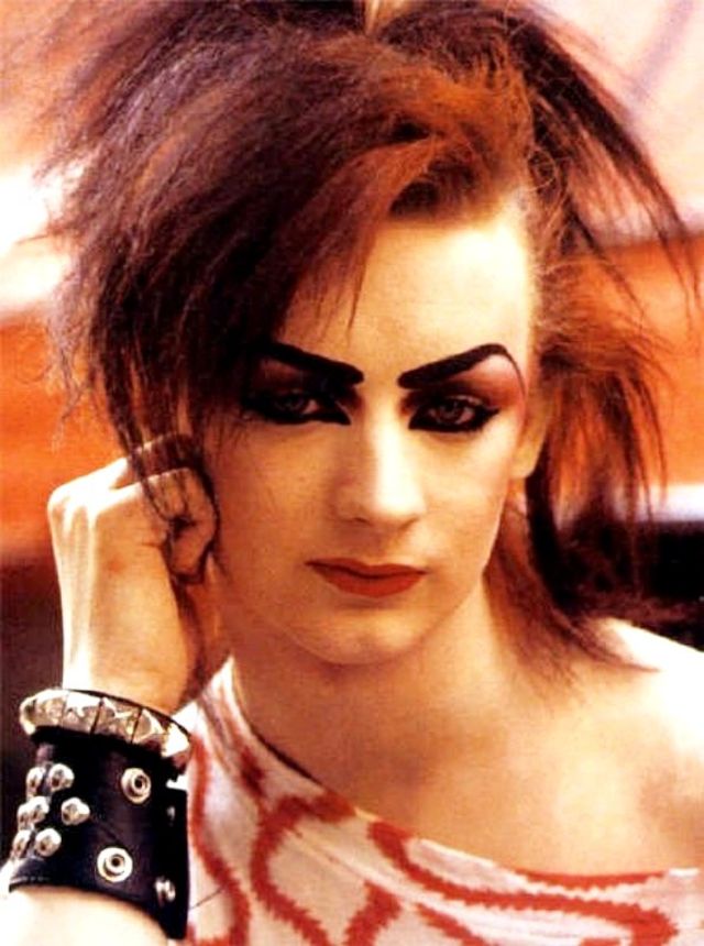 30 Flamboyant Photos of Boy George at the Height of His Fame During the ...