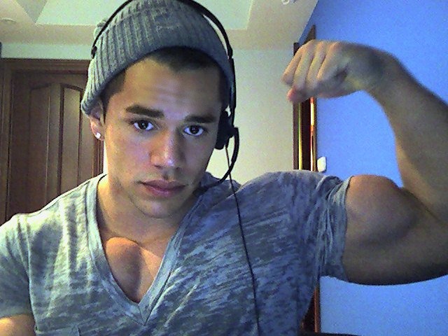 DAVID DUST: Featured Bodybuilder/Fitness Model - Alex Ortiz