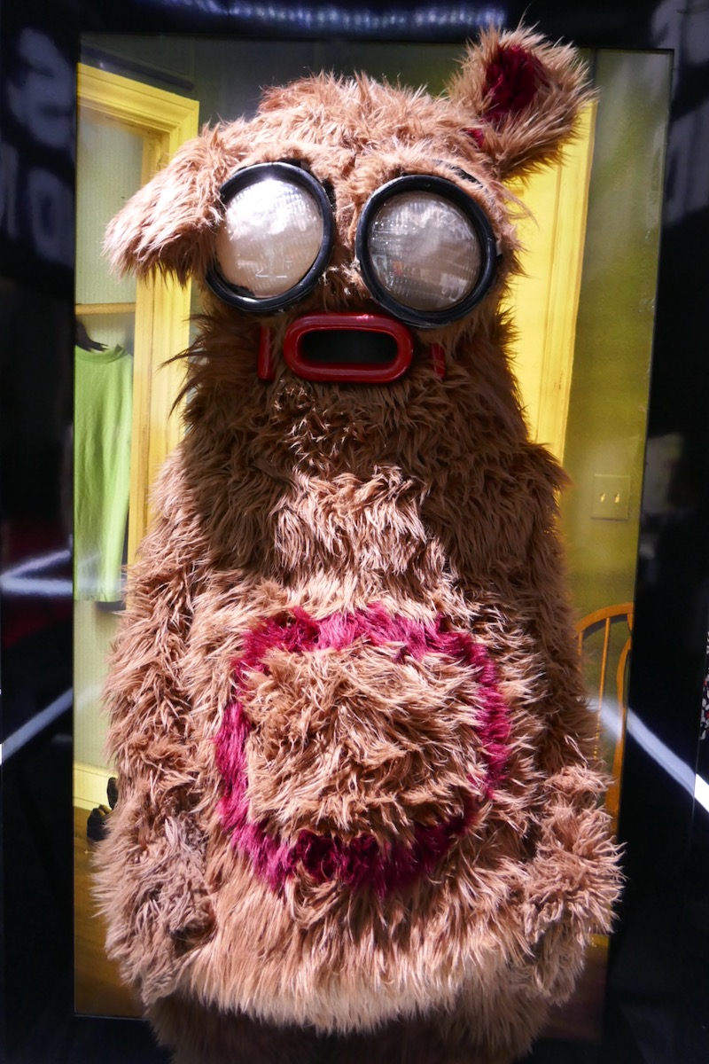 Hollywood Movie Costumes and Props: Little Fires Everywhere, The ...