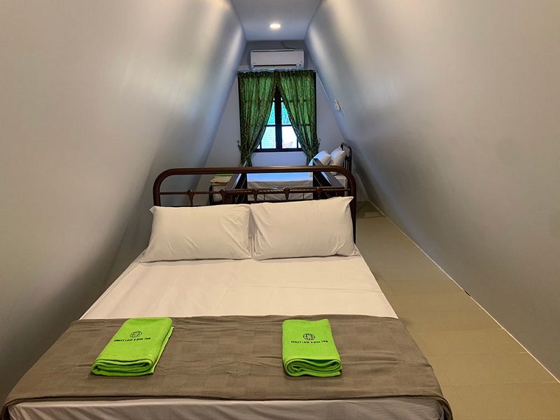 Family Retreat at Riverside Chalet Latip D' Ayer Itam, Perak.