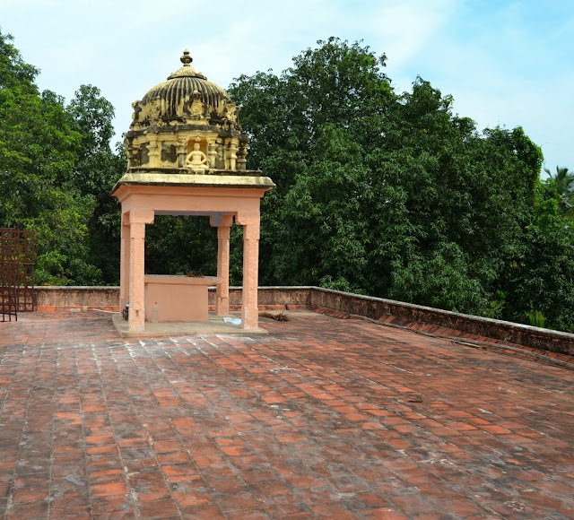 Tamilnadu Tourism: Adhinathar Jain Temple, Poondi, Arani, Thiruvannamalai