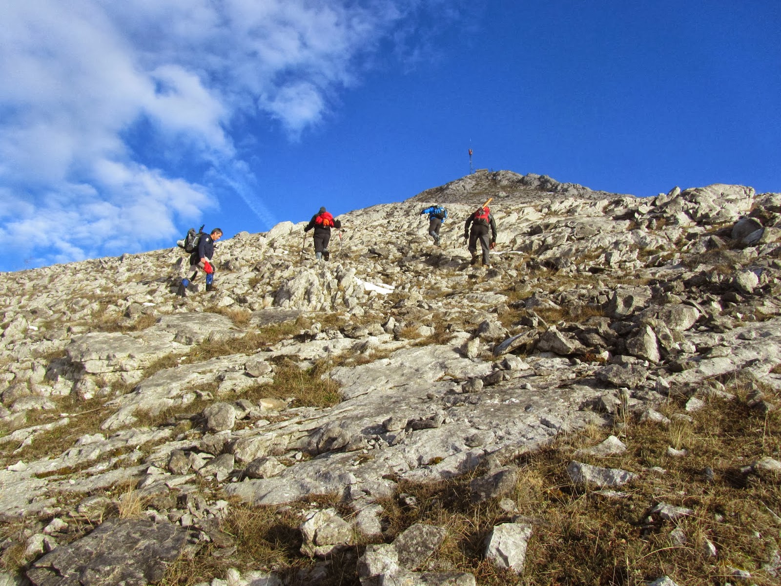 Sensaciones en la cima: PEÑA TREMAYA 1.437 M. - La Reina de la Pernía ...