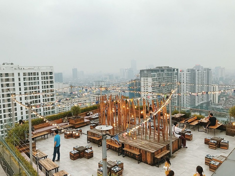 Trill Rooftop Cafe – Place to see Hanoi from above