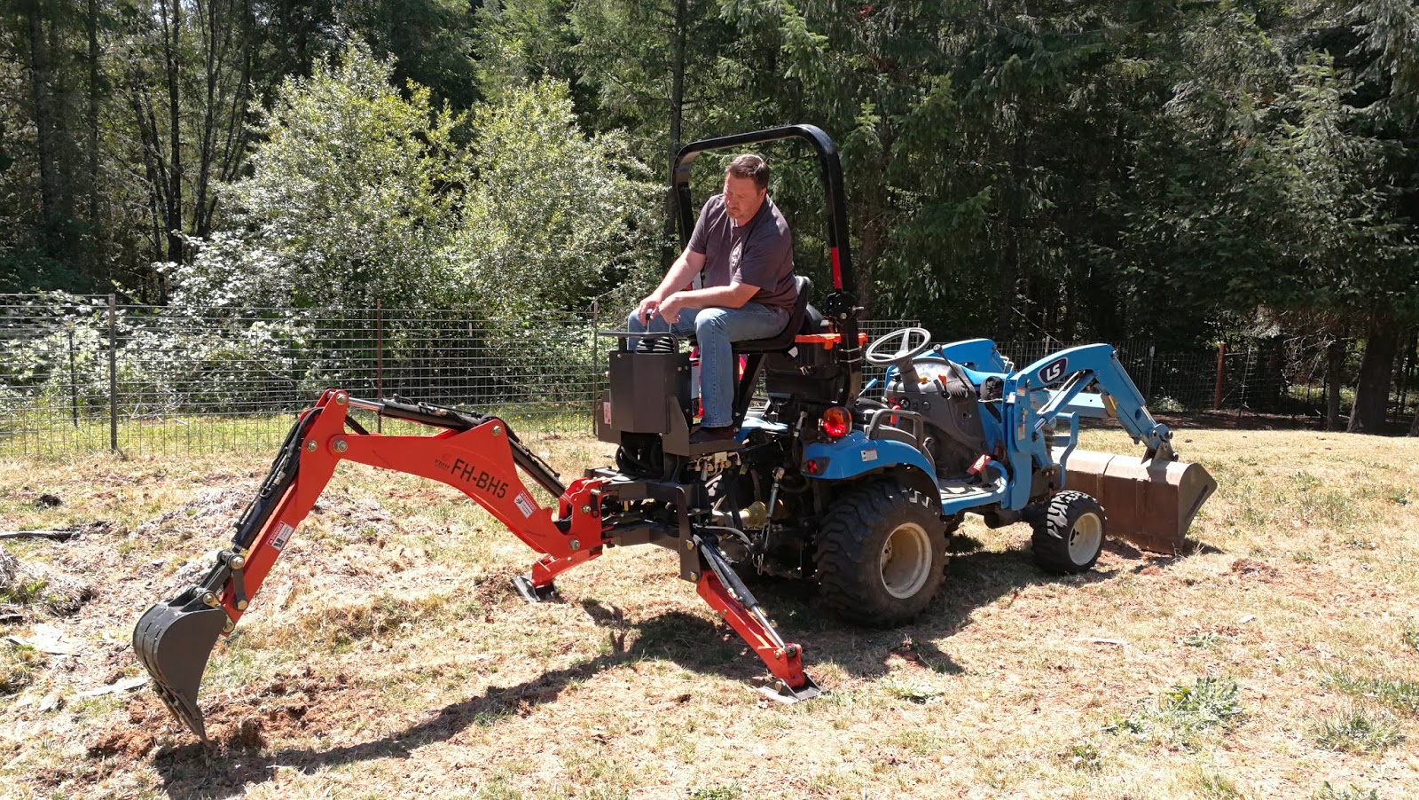 FarmerHelper: BHM155 backhoe