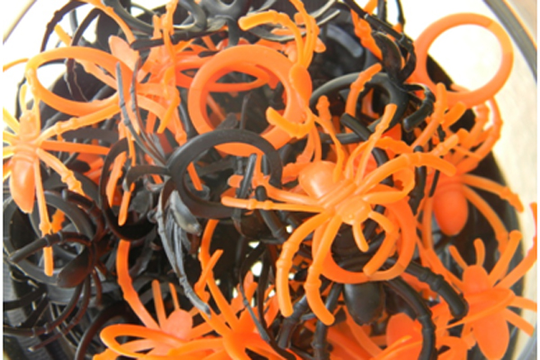Eye Candy Creative Studio: {Halloween CRAFT Tip} DIY Spider Ring Machine
