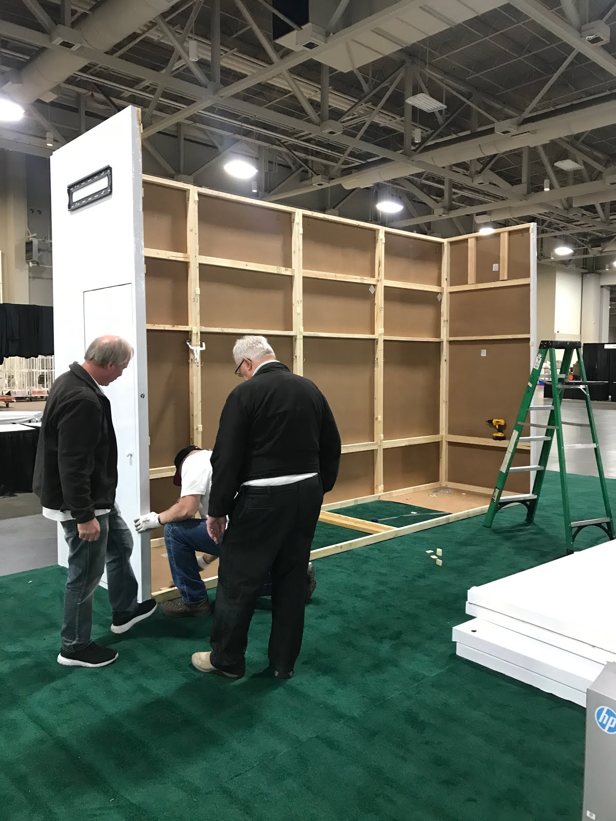 Genealogy's Star: Action in the Expo Hall: The Family History Guide ...