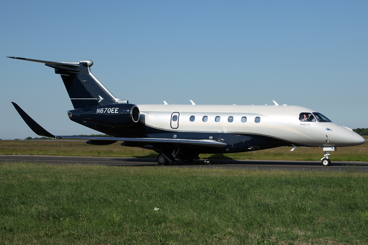 LONDON BIGGIN HILL AIRPORT EGKB/BQH IMAGES by Terry Wade: N670EE E550 ...