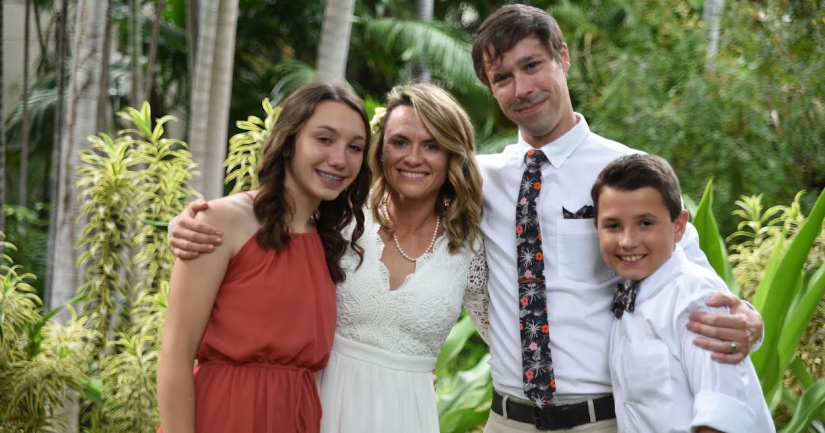 Hawaii Family Photos: Hale Koa Family Photos