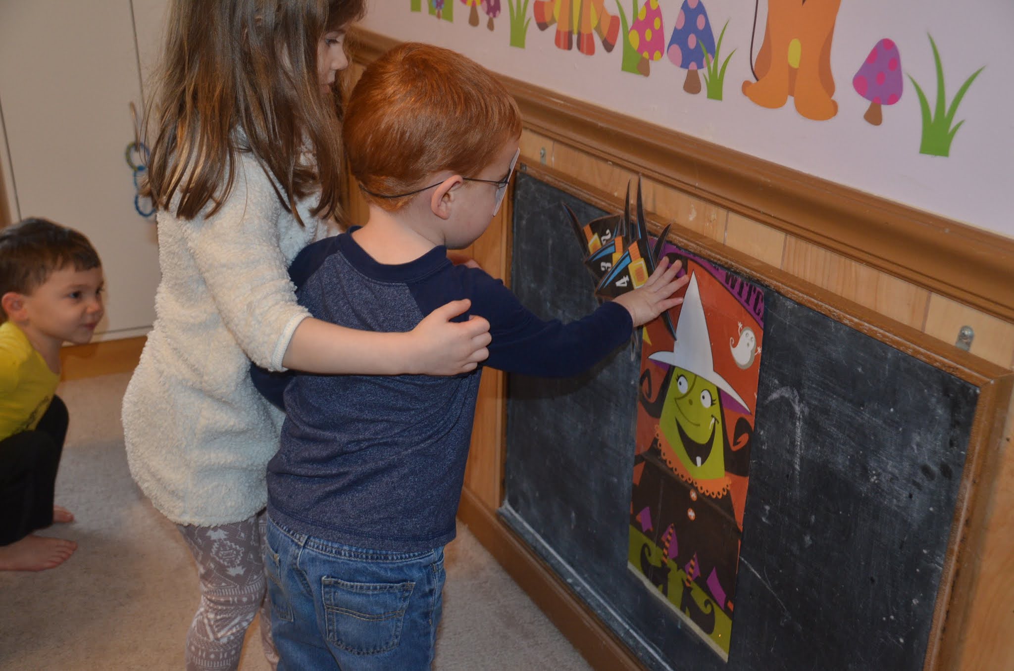 Aunt Tami's House: Pin the Hat on the Witch