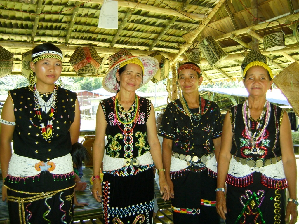 Sarawak Traditional Costume and Handicraft: Orang Ulu