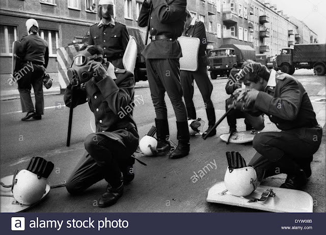 N.V.A. - D.D.R.: DDR Bereitschaftspolizei.