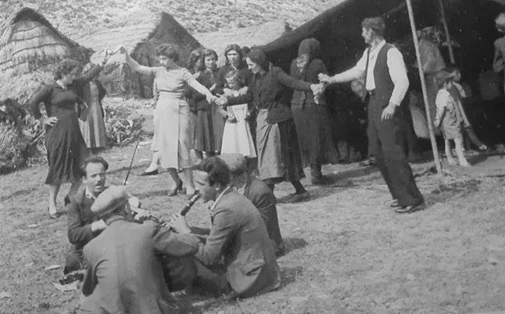 ΠΑΡΑΔΟΣΙΑΚΑ ΠΑΝΗΓΥΡΙΑ ΜΕ ΔΗΜΟΤΙΚΗ ΜΟΥΣΙΚΗ Ή ΣΚΥΛΑΔΙΚΑ?