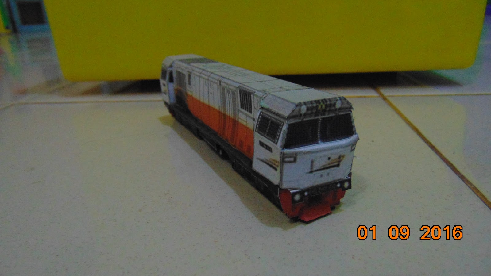 Beberapa Pola Papercraft Lokomotif dan Hasilnya