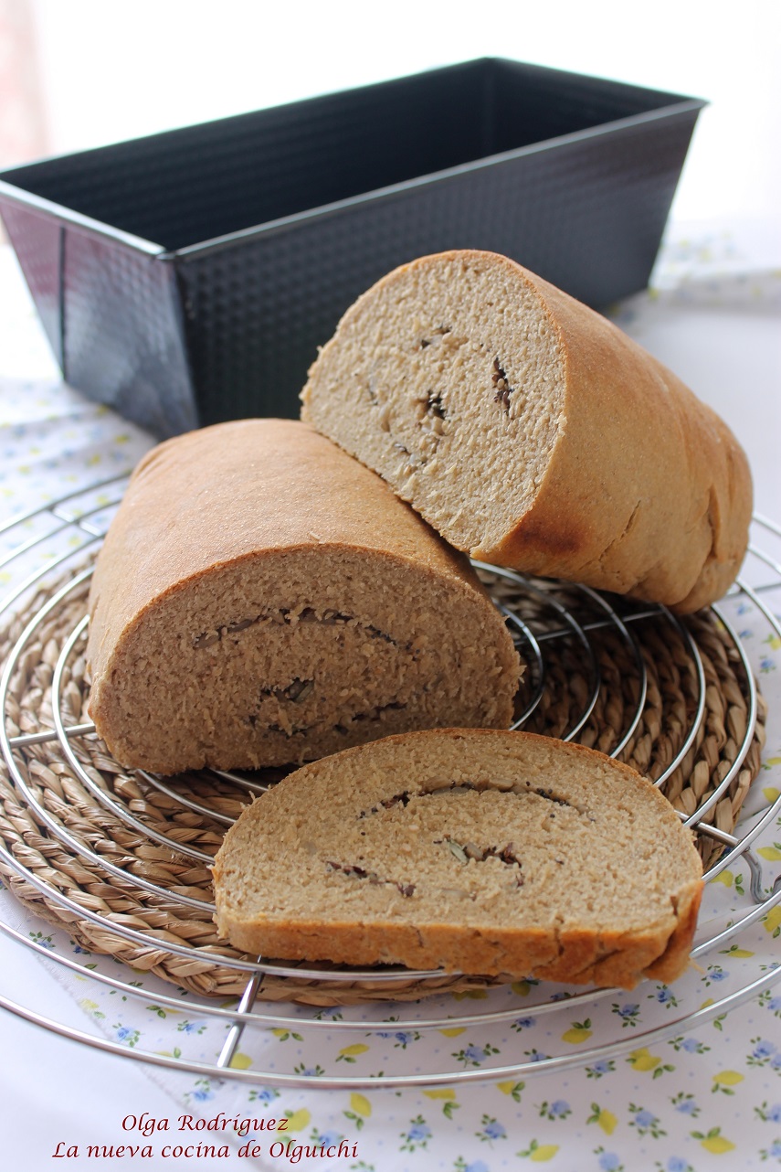 PAN MORENO CON SEMILLAS EN MOLDE - LA NUEVA COCINA DE OLGUICHI