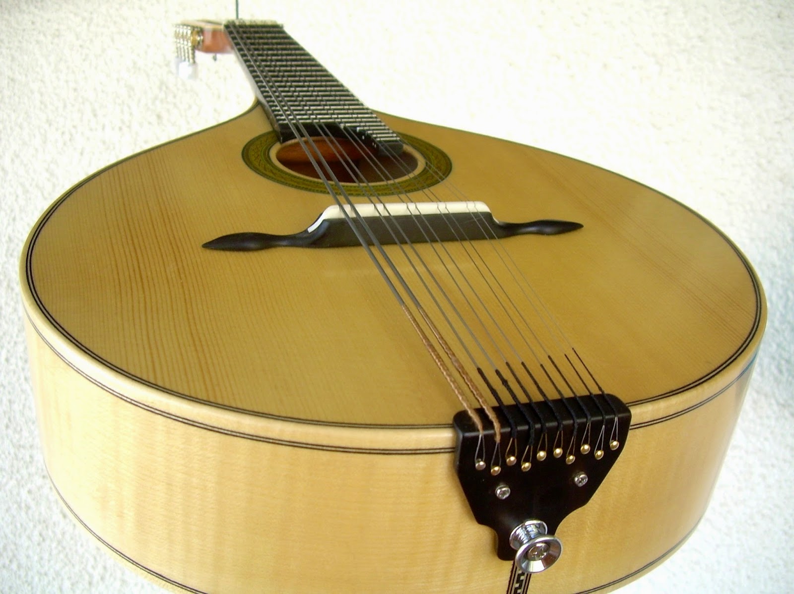 Alfonso Sandoval - Luthier: MANDOLINA