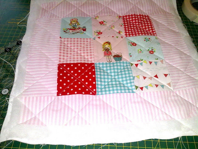 Country Maison : First Patchwork Project - Part 2 - quilting