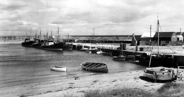 Tour Scotland: Old Photographs Hopeman Harbour Scotland