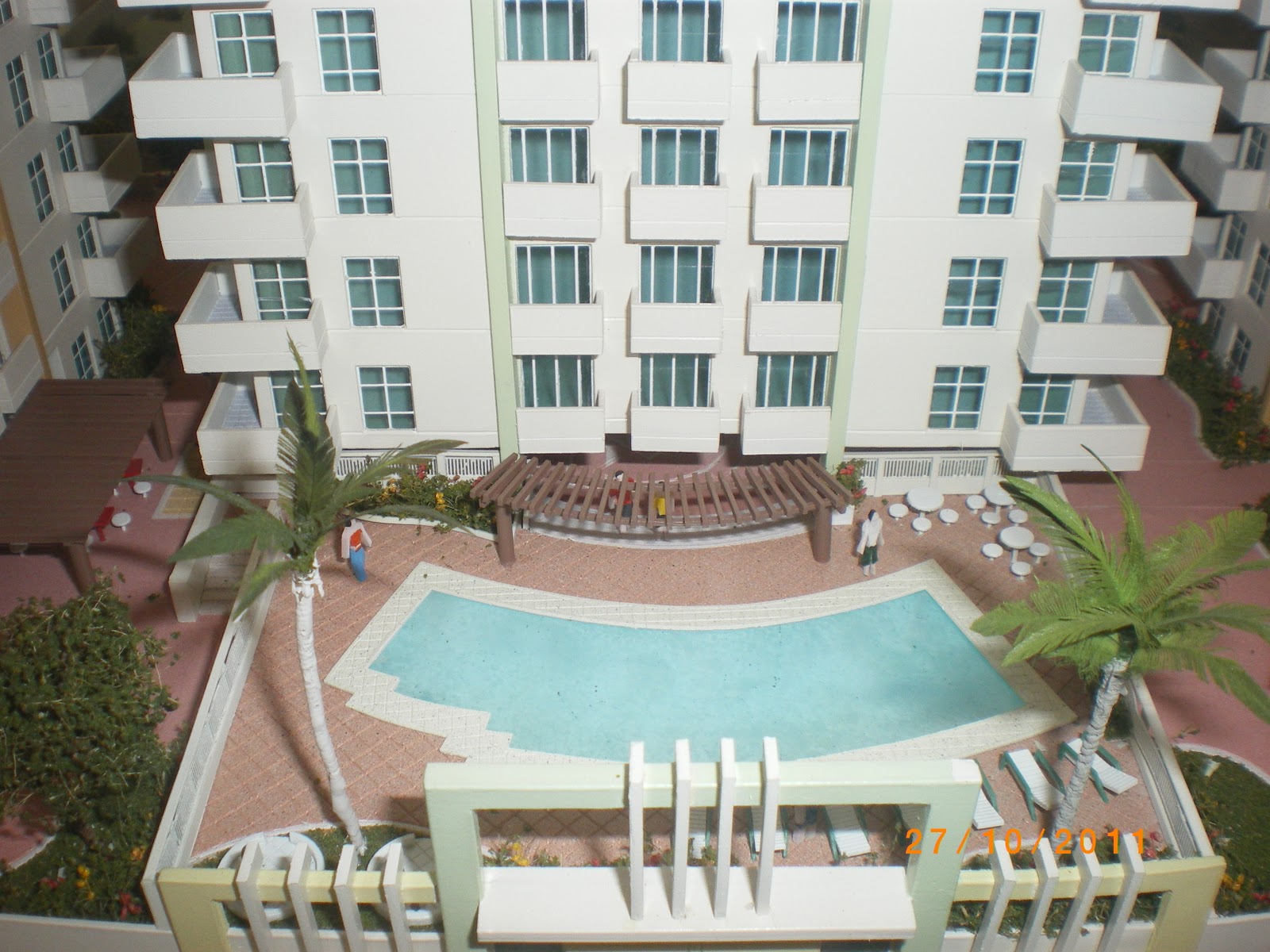 LAUREANO DI TREVI TOWERS: LAUREANO DI TREVI TOWERS(Chino Roces Avenue ...