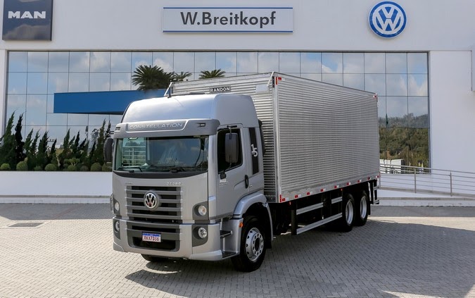 VWCO entrega Constellation 24.280 zero km a vencedor de concurso