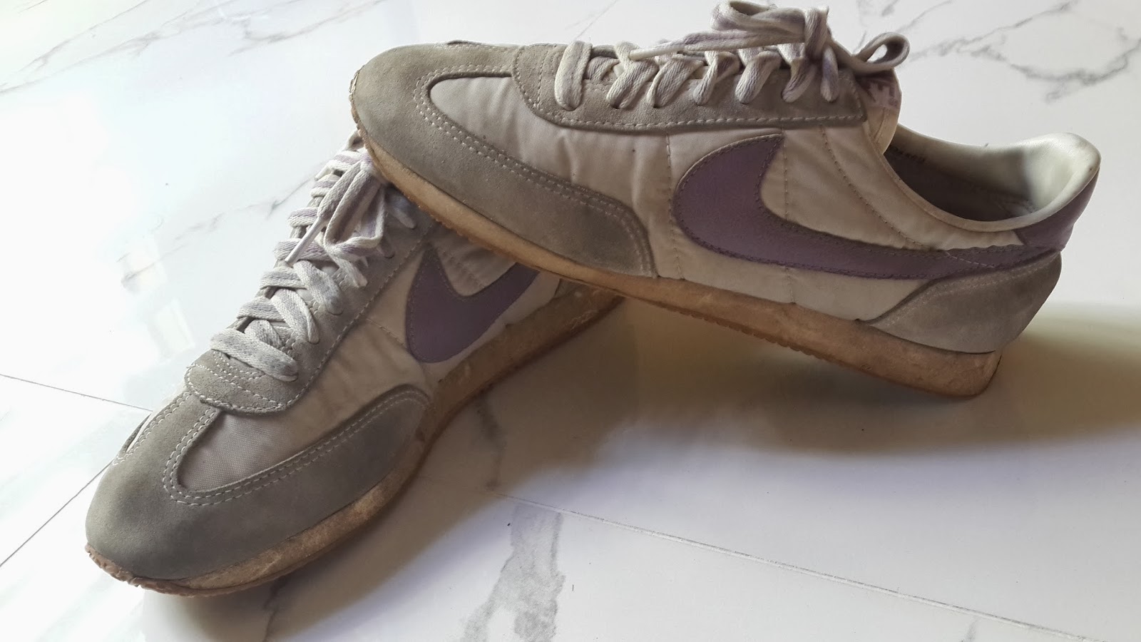 pArT tiMe bUnDLe: Vintage 80s Nike Road Runner Shoes