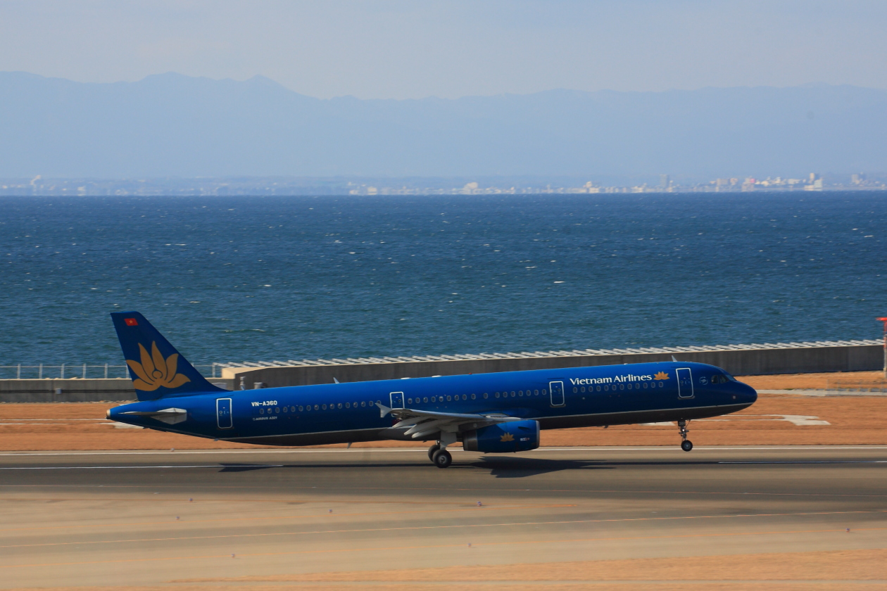 VN-A360 Vietnam Airlines Airbus A321-231