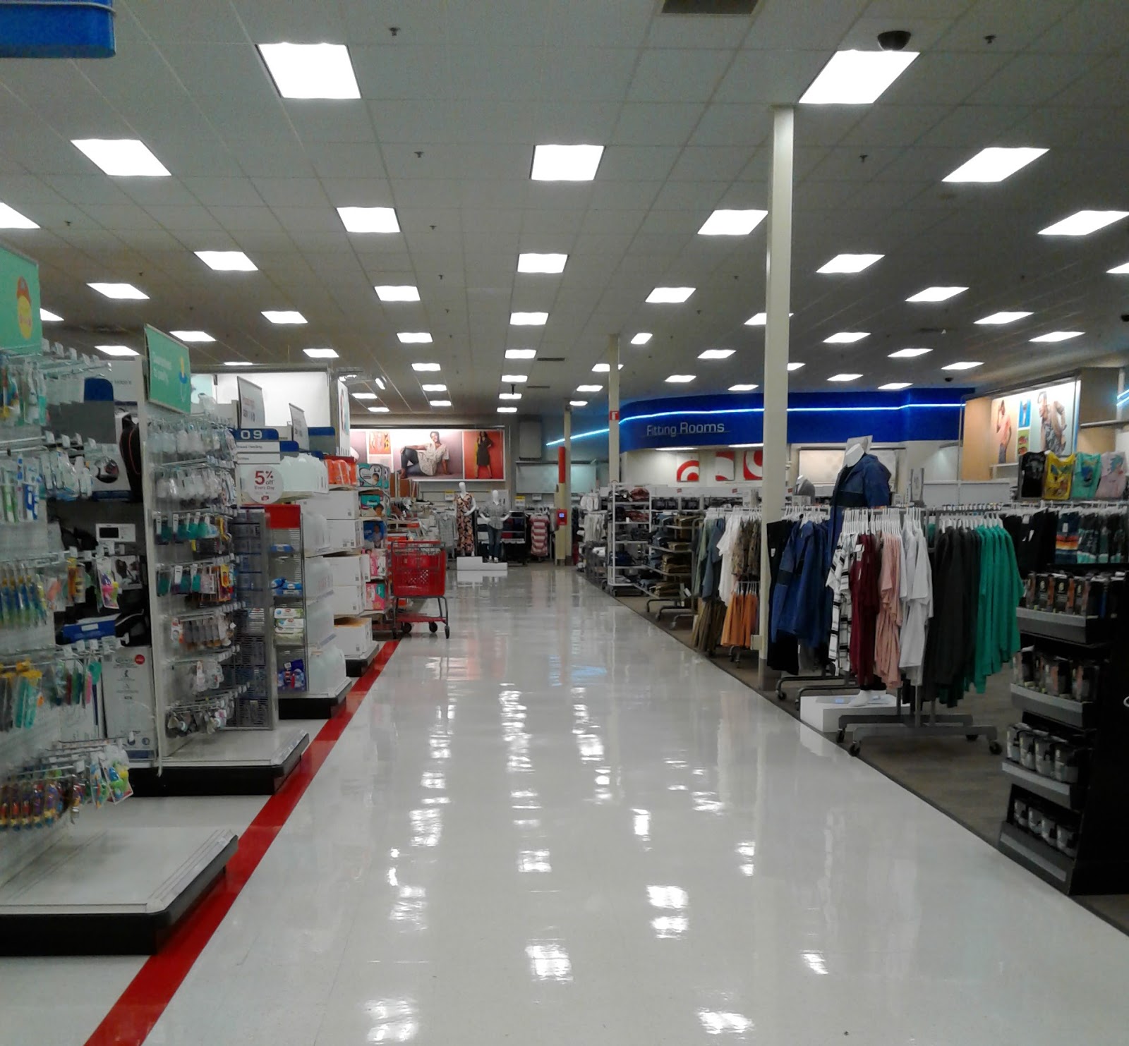My Florida Retail Blog: A Tale of Two Targets, Part 1 - Let that Neon ...
