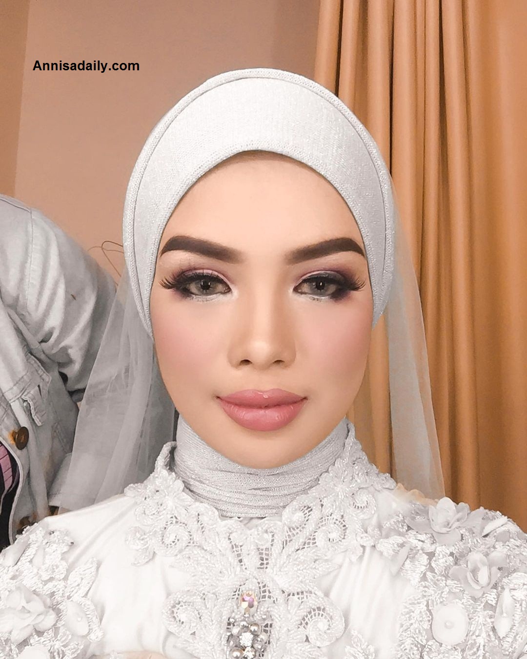 Inspirasi Makeup Muslimah untuk Kulit Hitam Manis Saat Lamaran ...
