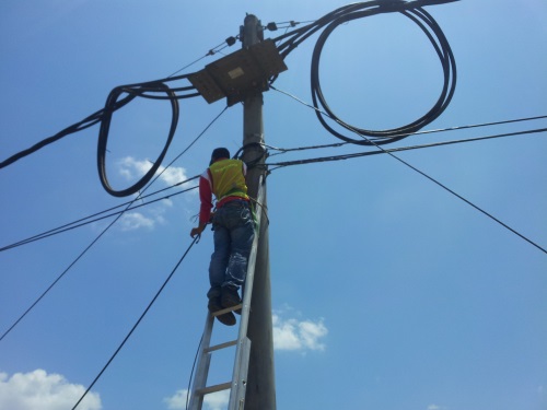 Malaysia Fiber Optic Expertise: INSTALLATION OF OVERHEAD FIBER OPTIC ...
