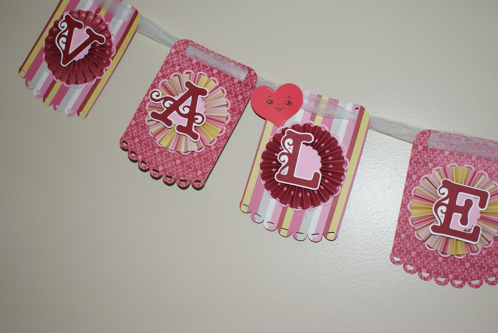 Momma K Crafts: Valentines Day Banner