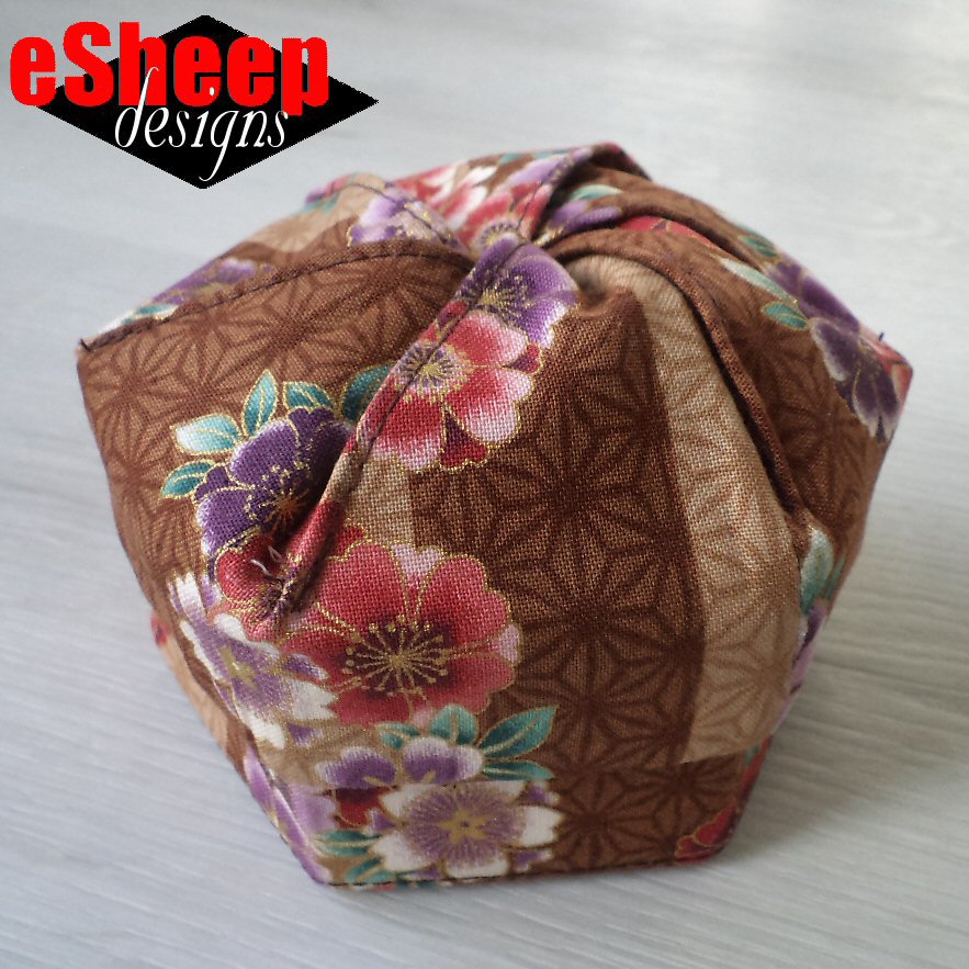 eSheep Designs: Self-Closing Fabric Origami Twist Box