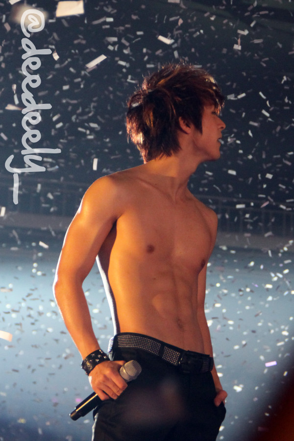 Junhyung Abs
