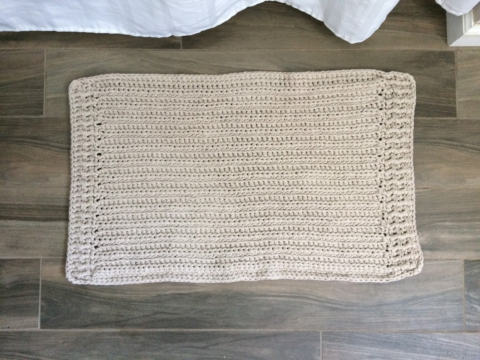 FUZZY FIBERZ: My Modern Bath Rug FREE Crochet Pattern