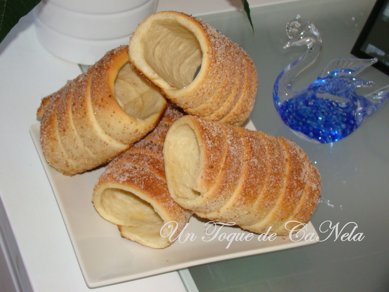 Un Toque de CaNela: KÜRTÖSKALÁCS - Hungría