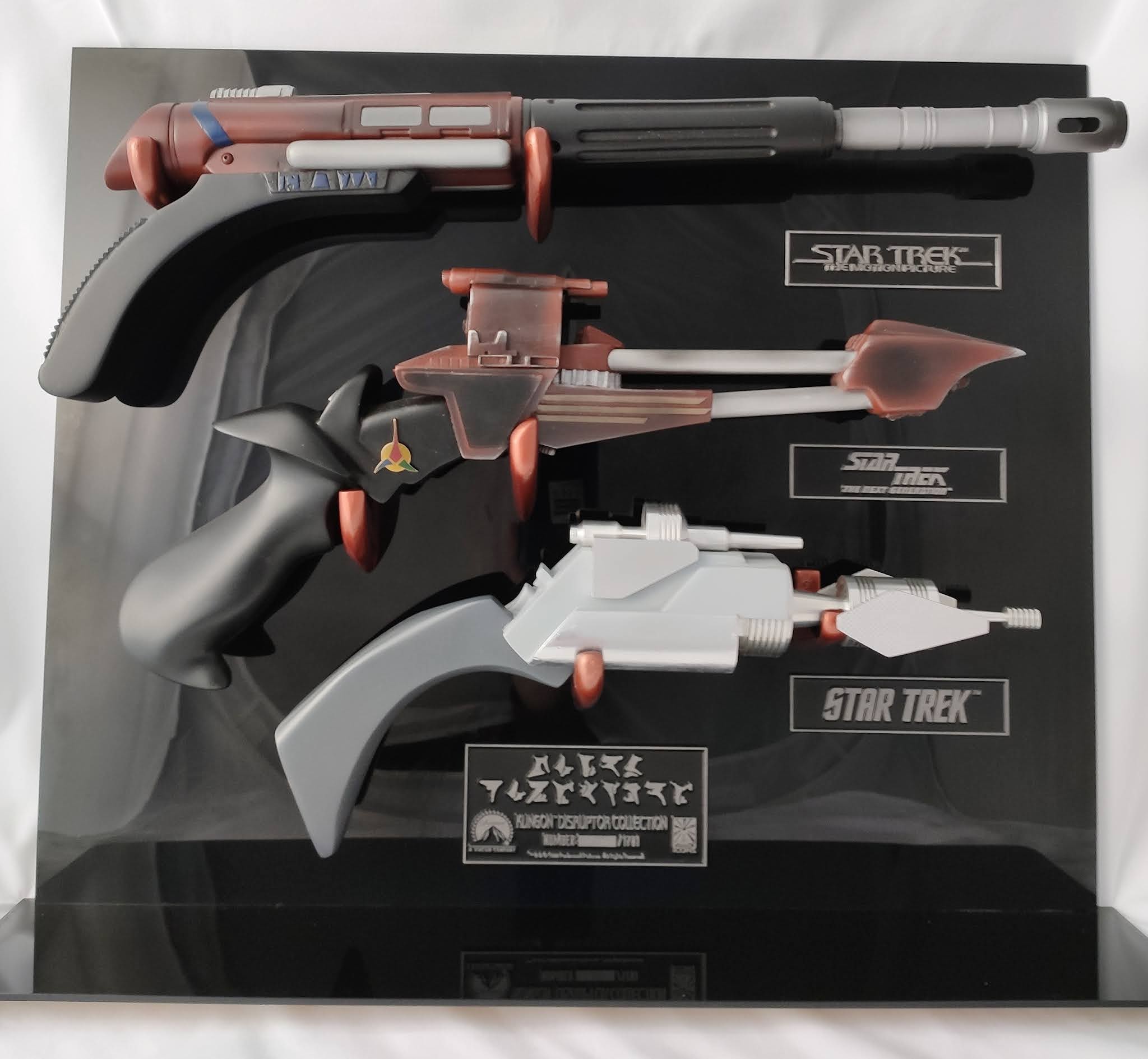 THE ICONS AUTHENTIC REPLICAS MUSEUM: Icons Star Trek Deluxe Klingon ...