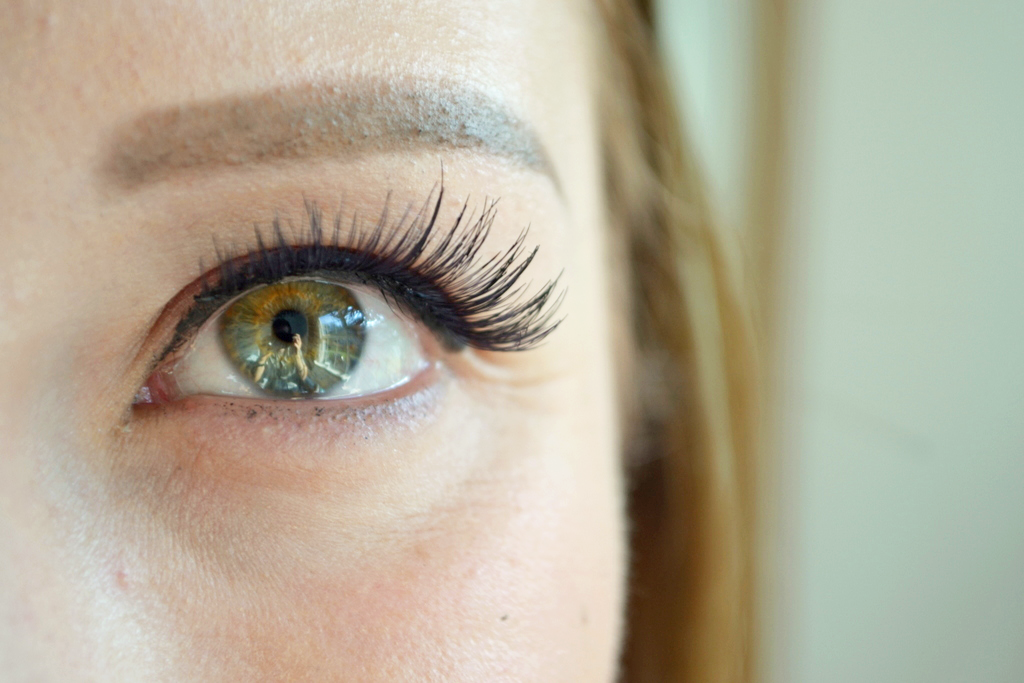 Kiss Blooming Lash Collection: A Review For Trichotillomania | Pretty ...